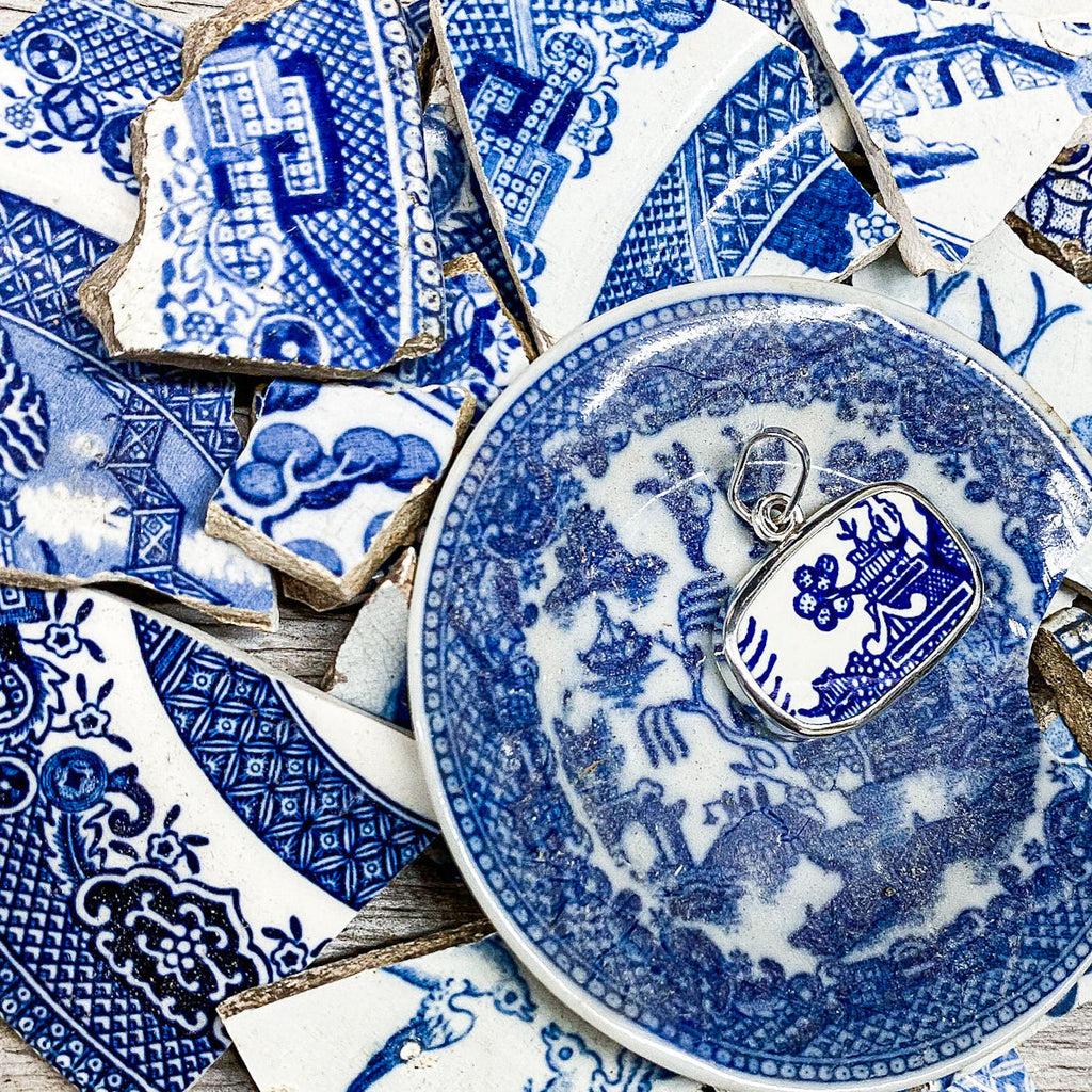 Classic Blue Willow Pattern – Crucian Gold